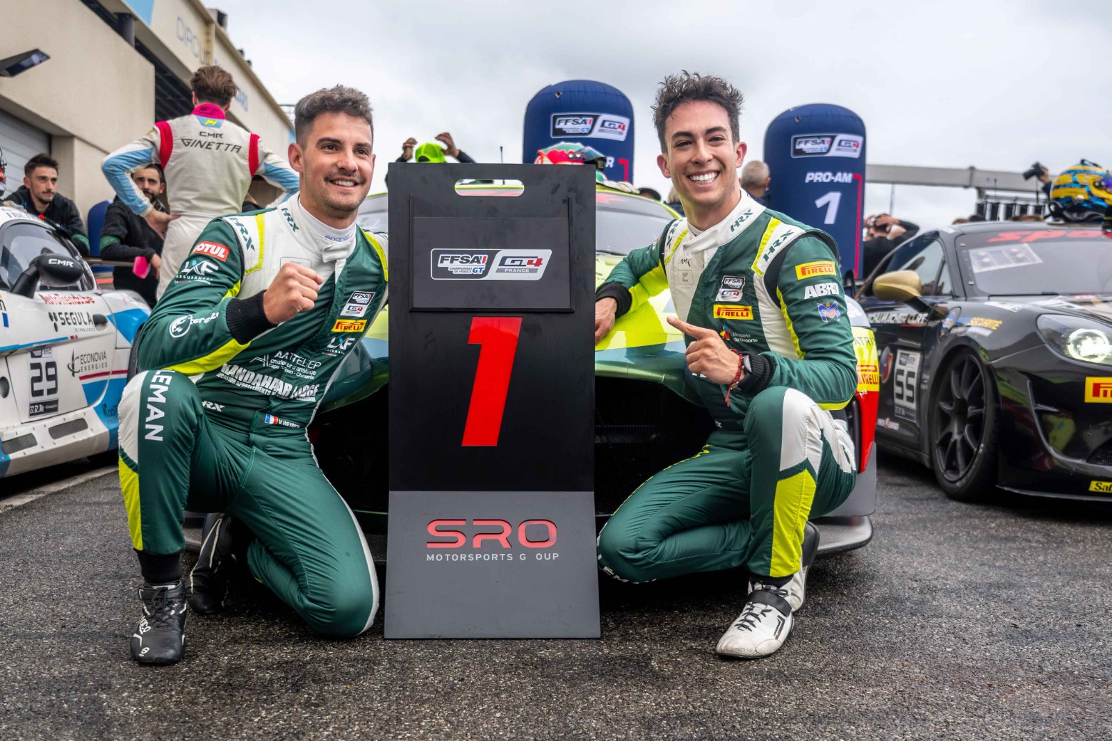 Mateo Villagómez cerró con broche de oro la temporada 2024 de la GT4 ...